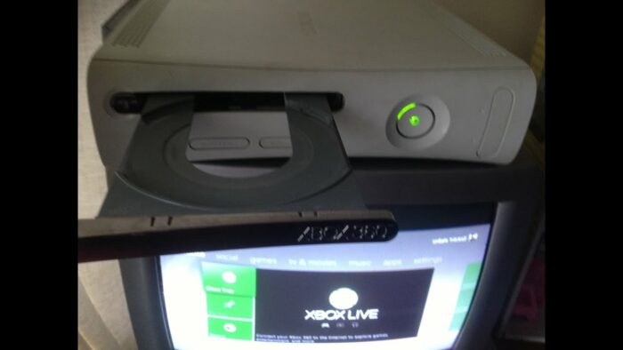 Xbox 360 Disc Tray Won’t Open – The Ultimate Guide to Fixing It ...